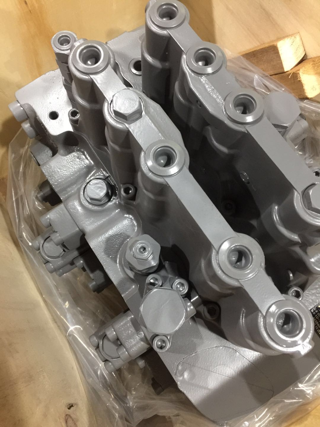 ZX200-3 ZX200LC-3 Excavator Control Valve For Hitachi Hydraulic Main ...