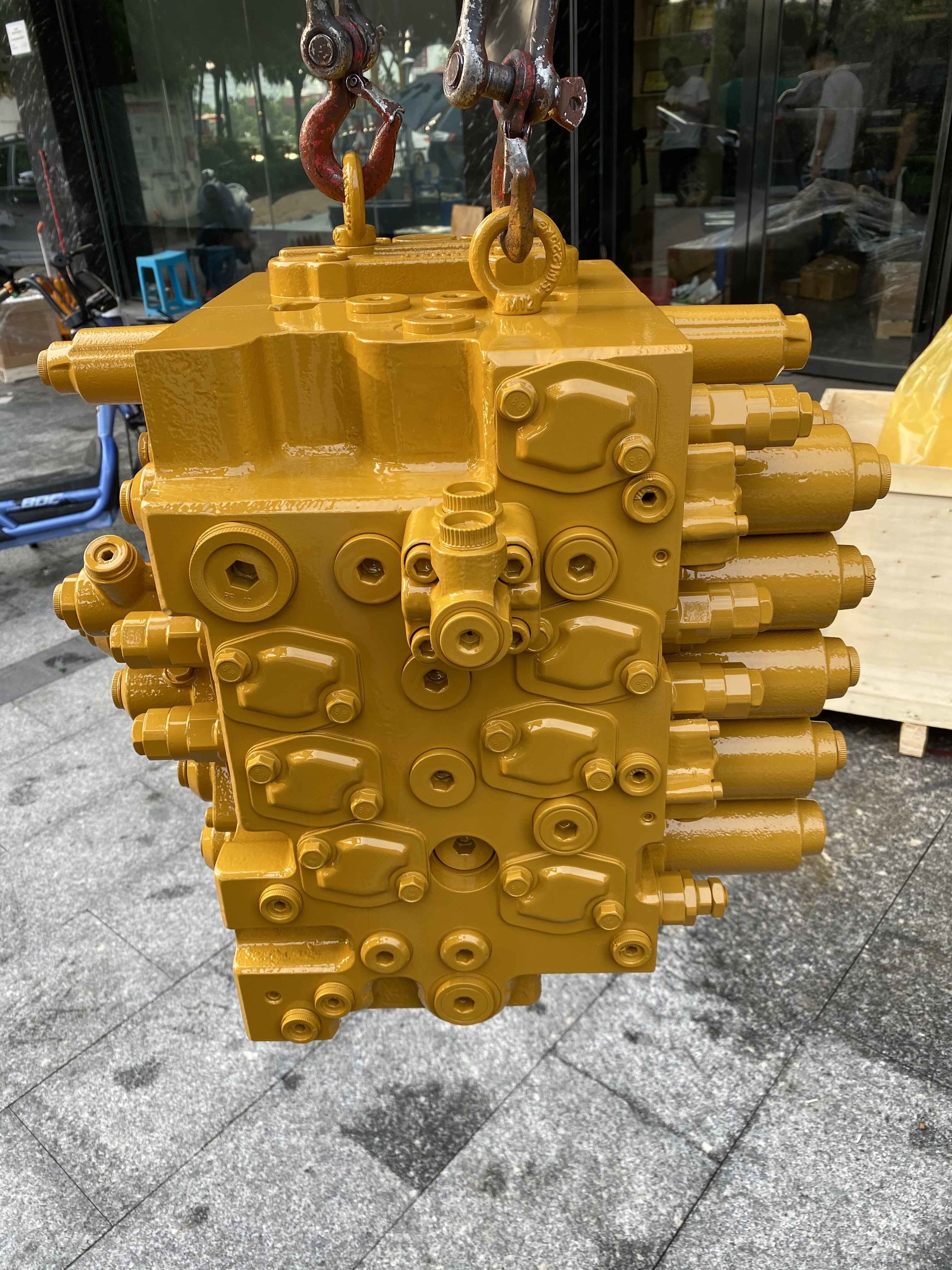 Excavator Hydraulic Main Control Valve SY215C Manual Control Type